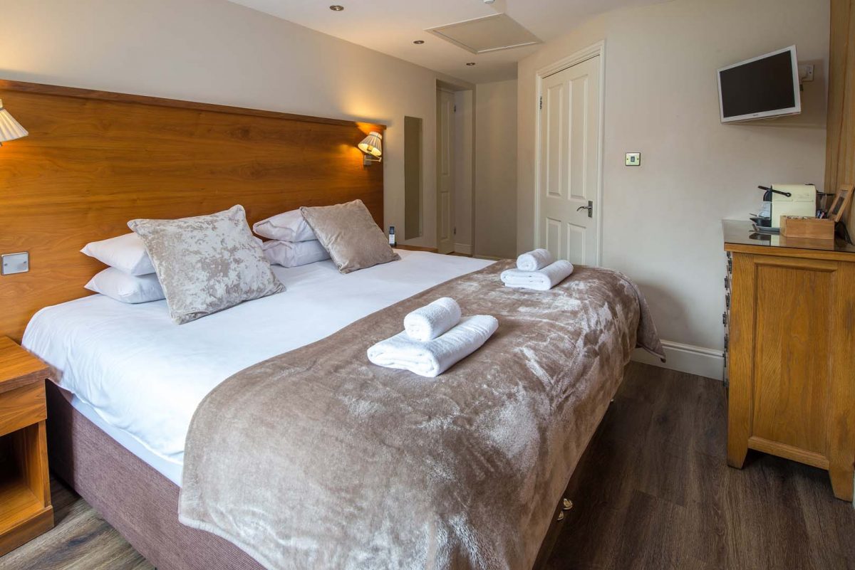 Courtyard – Room 5 – The Orange Tree Thornham Award-Winning Dining Pub ...